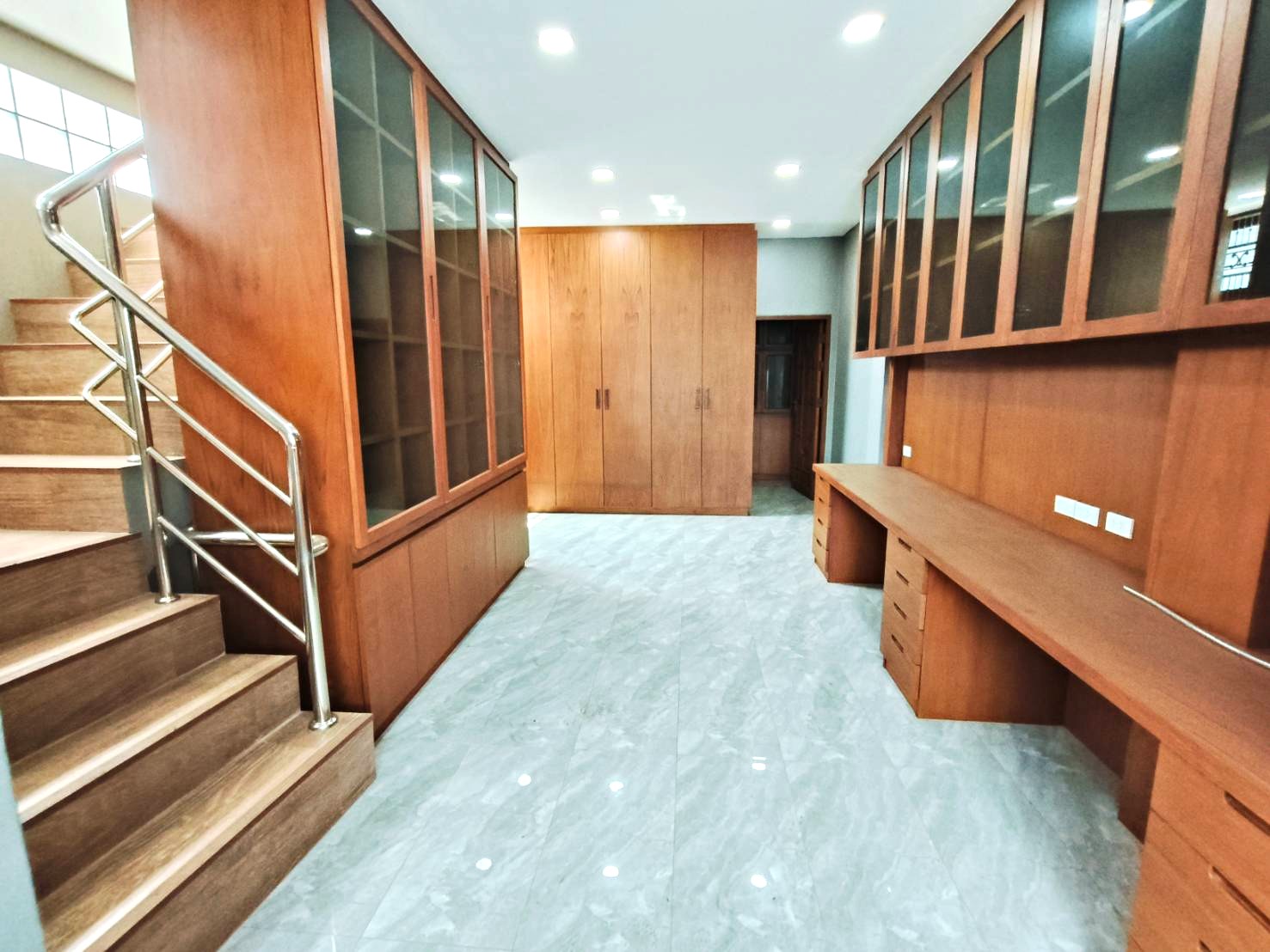 Commercial building for sale, 4 floors, 15.4 sq m., Soi Char